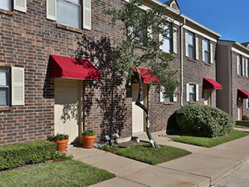 Hulen Park Place - Multifamily Sale 12-15 | Northmarq
